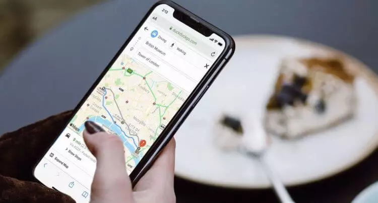 Yuav Siv Apple Maps ntawm Android li cas