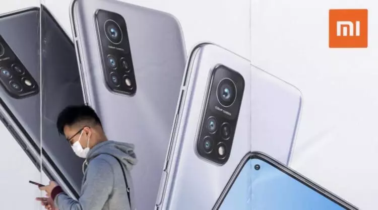 Top ji bo Dravê Dravê: Wekî Xiaomi Tears Apple, Samsung û Huawei li Rûsyayê 1018_1