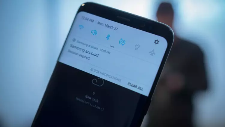 Samsung, smartfonlarının firmware-dəki səhvlər üçün puldan üzr istəyirik 10197_1