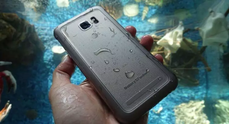 Mga Bagong Detalye tungkol sa Galaxy S8 Aktibo (+ Opisyal na Pag-render) 10397_1