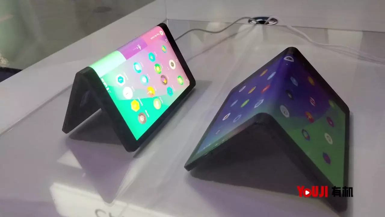 Lenovo mostrou o folleto do plegado de tableta de smartphones en Android 10505_2