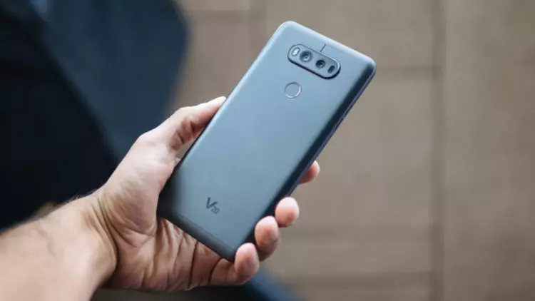 LG li ser ekrana ala v30-ê vegot 10546_2