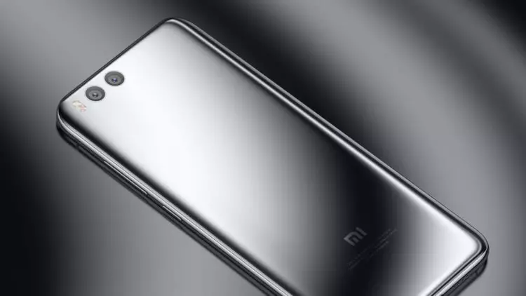 Xiaomi nampilake edisi salaka 6, nanging ora bisa miwiti produksi massal 10736_1