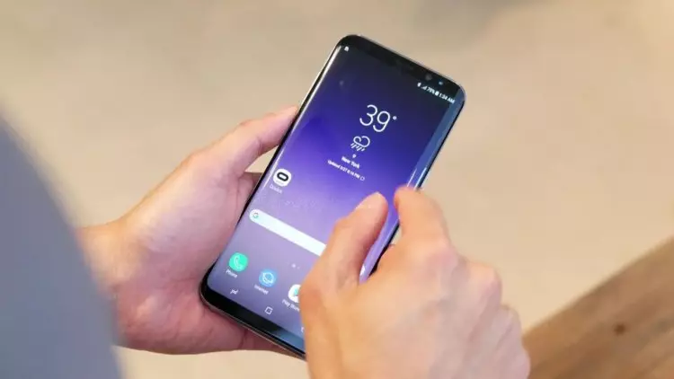 Galaxy Note 8 нь стерео чанга яригчийг авах боломжтой 10882_1