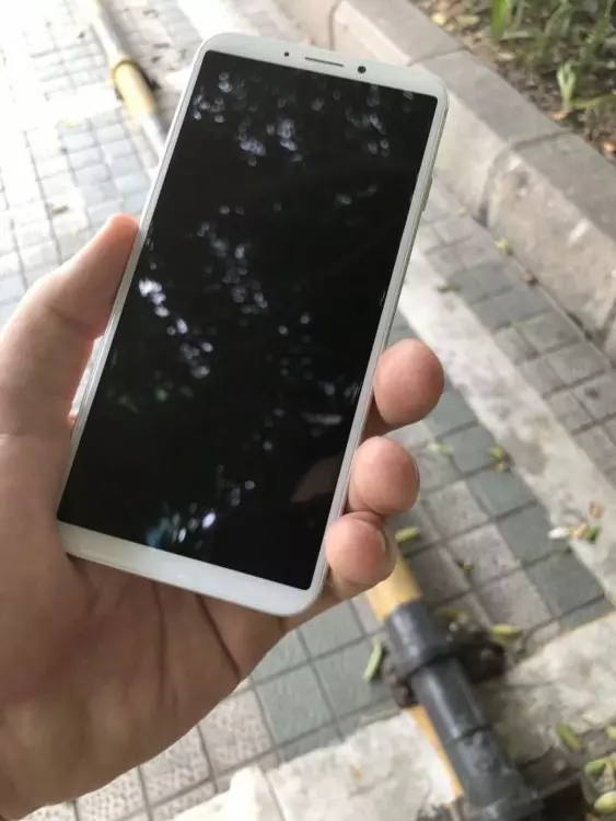 Az iPhone 8 elfogadhatja a Samsung Galaxy S8 fő hátrányát 10971_2