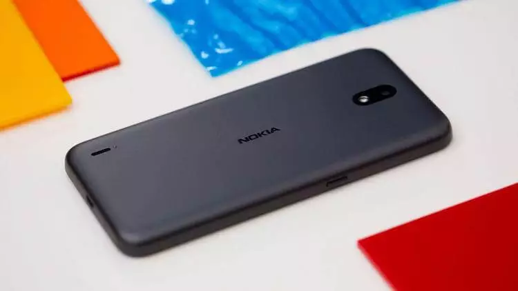 Top Ódýr Smartphones allt að 7000 rúblur 1114_2