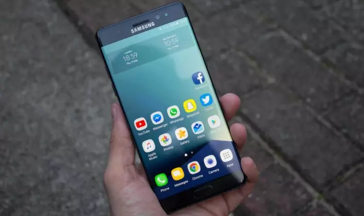 Samsung ຈະສະຫນອງ Galaxy Note ສອງລຸ້ນໃຫ້ແກ່ຕະຫຼາດ 11151_1