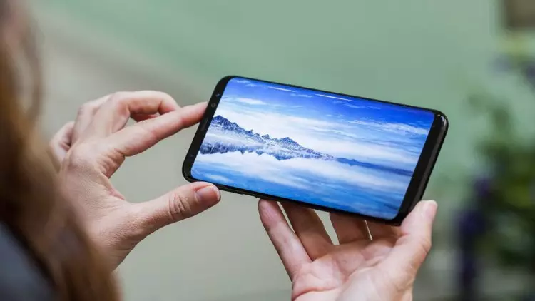 How much will the Repair of the display Galaxy S8 + 11162_1