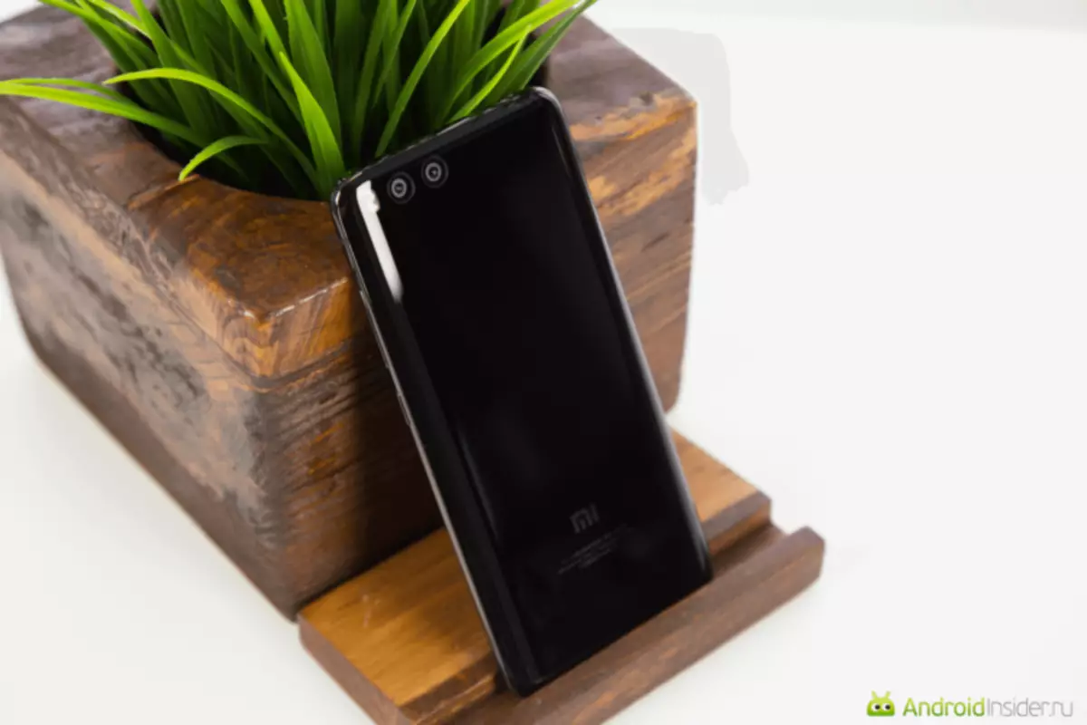 Xiaomi MI 6: Gambaran Keseluruhan Rusia Pertama 11266_16