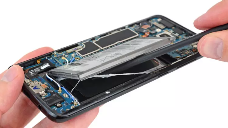 Các chuyên gia ifixit đánh giá khả năng duy trì Galaxy S8 11306_3