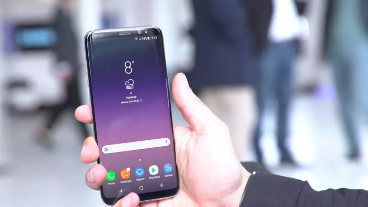 Samsung Galaxy S8 ва S8 плюс беҳтарин аст? 11388_1