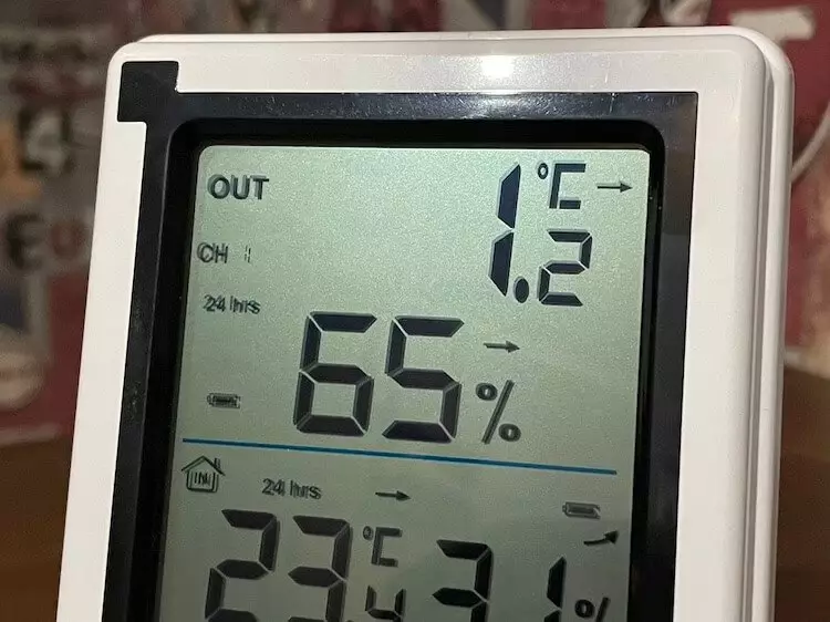 I ordnat stazzjon meteoroloġiku ma AliExpress. Ftit sorpriż minn dak li ntbagħat 1142_8