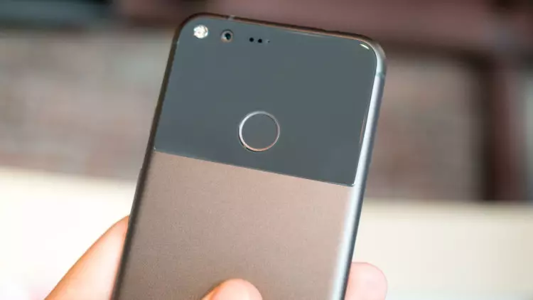 I-Google ixazulule inkinga ngama-Smartphones e-pixel 11505_1