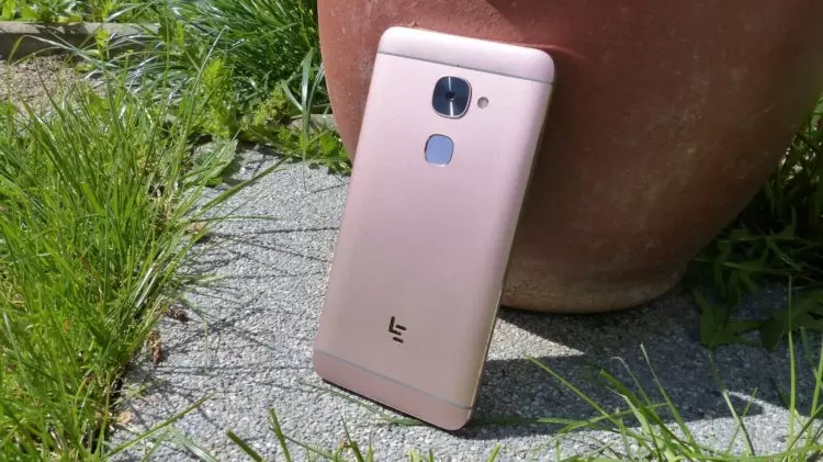 Leeco smanjuje trošak maloprodaje LE 2 smartphone 11559_1