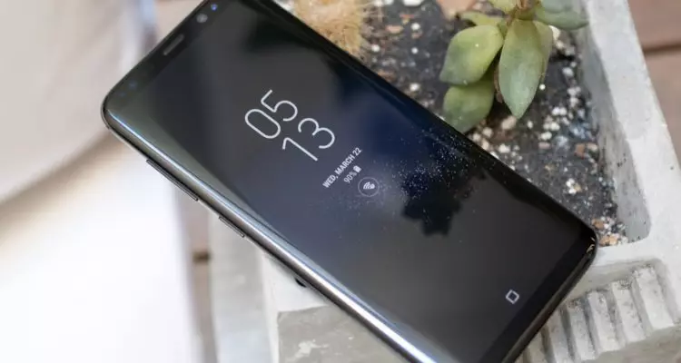 Samsung Galaxy S8 derpaper ee tayada asalka ah halkan 11562_1