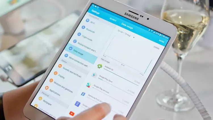 Samsung telah menyediakan papan kekunci untuk Galaxy Tab S3 11785_1