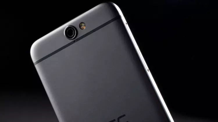 HTC One X10 накрая осветена на настоящите снимките 11798_1