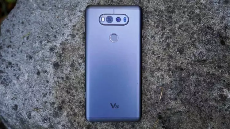 LG v20.