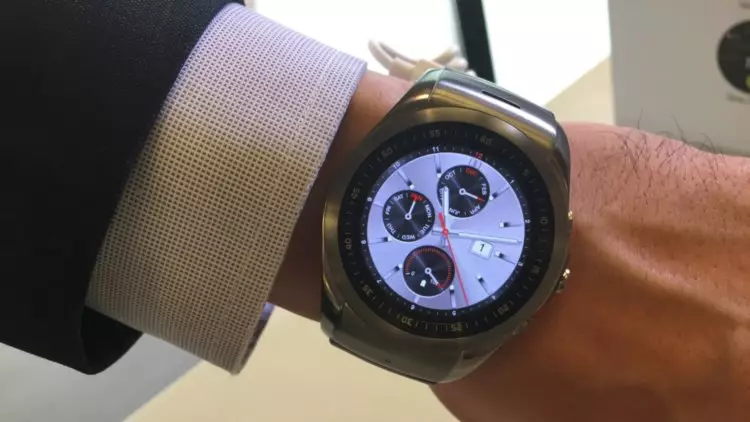 Lg montre urbain.