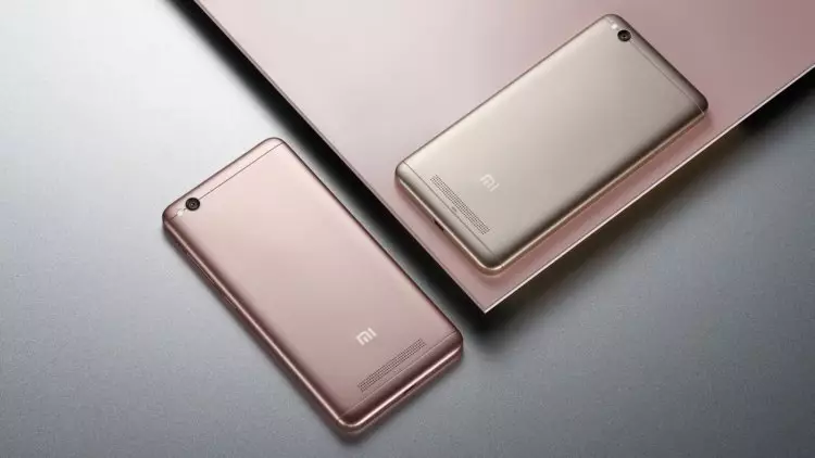 Xiaomi officially brought its most affordable smartphone to Russia 11929_1