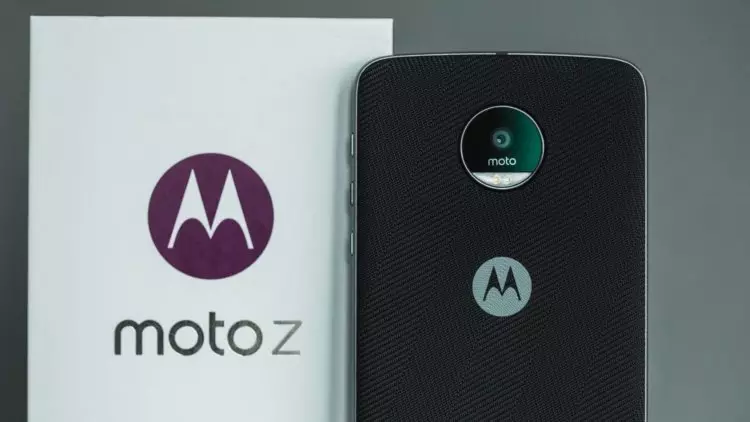 Moto Z.