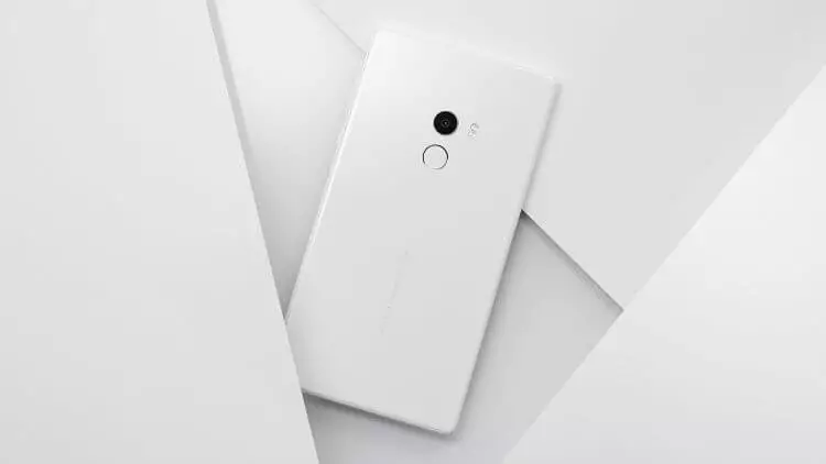 White Mi Mix.