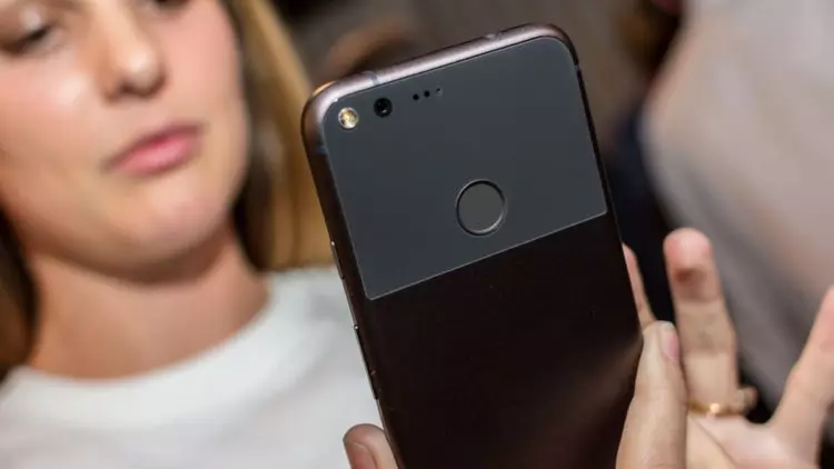 Google na-amata nsogbu ahụ na ụda na pixel / pixel xl 12274_1