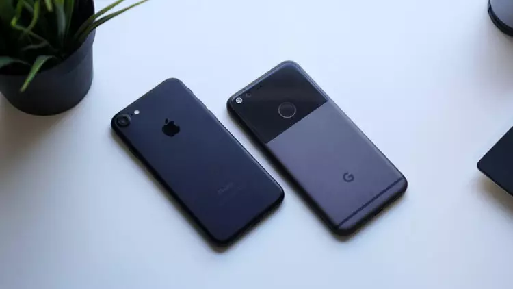 7 iPhone verliert Google Pixel in glatten Schnittstellenbetrieb 12471_1