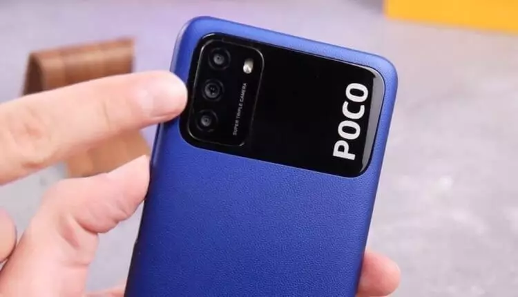 Poco M3.