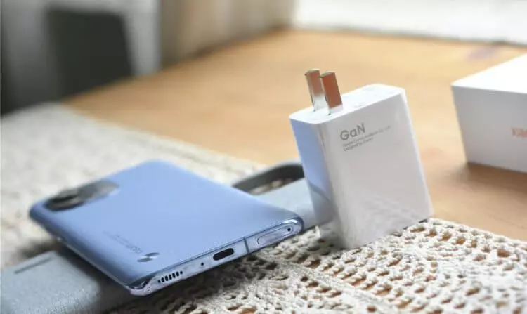 Naisip ni Xiaomi: Ang Xiaomi Mi 11 na may charger ay nagkakahalaga ng mas maraming bilang wala ito