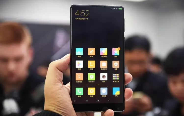 Bagaimanakah Xiaomi Mi Mix menentang jatuh? 12648_1