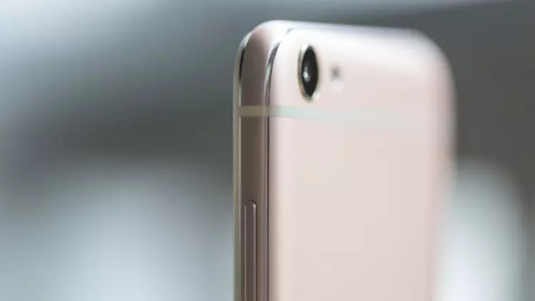 Vivo Y67 - درمیانی بادشاہی سے نیا Selfiephone. 12707_1