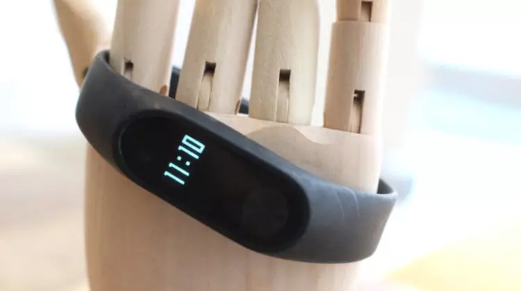 როგორ გააკონტროლოს მოთამაშე გამოყენებით Mi Band 2 12863_1