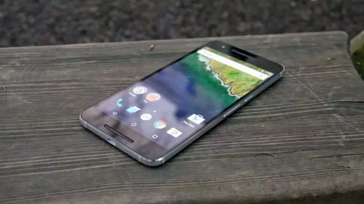 Aua le faʻatali le taugofie pixel ma pixel xl, Google e tatalaina se tauvaga iPhone 12960_1