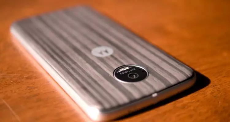 IFA 2016: Prezentovaná Motorola Moto Z Play a Hasselblad MOTO MOD 13093_2