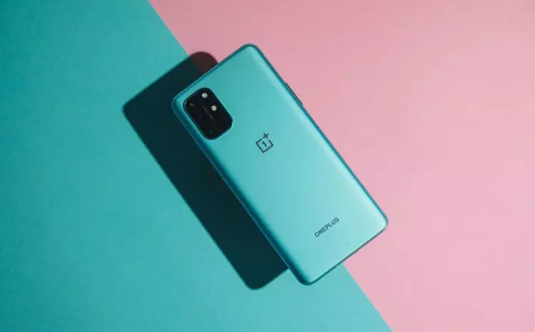 OnePlus 8t.