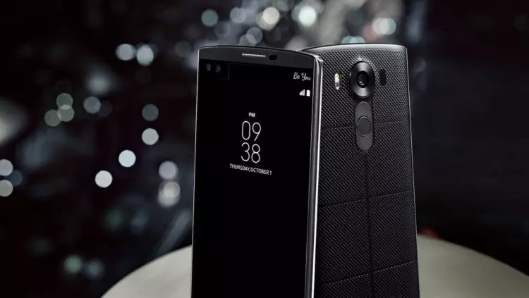 LG V10.