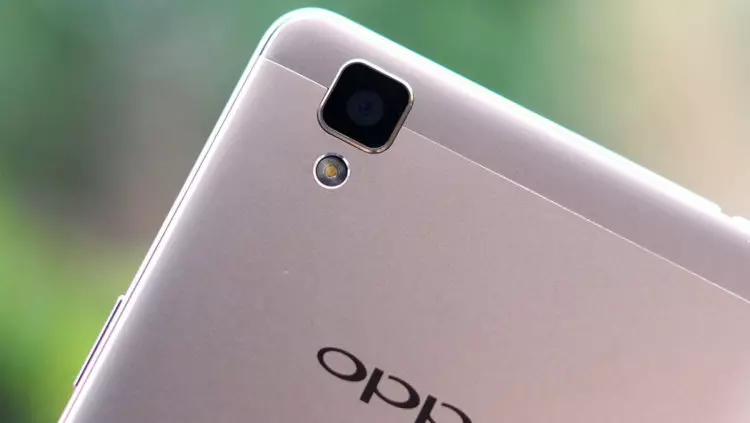 OPPO F1 ಕ್ಯಾಮರಾ.