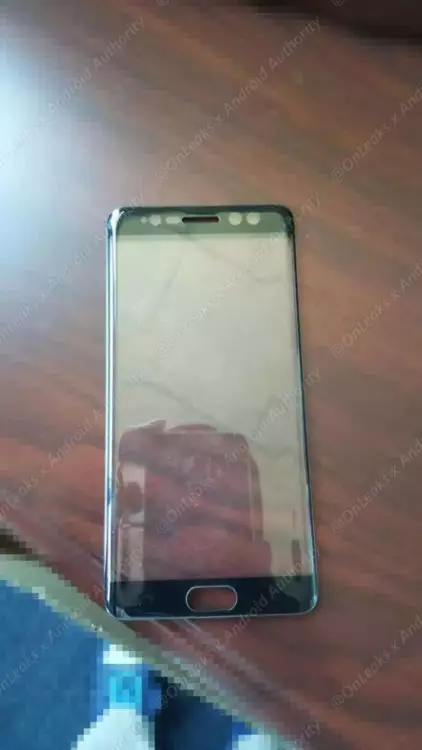 Samsung Galaxy Belligi 7 wrongalynda torda peýda boldy 13542_3