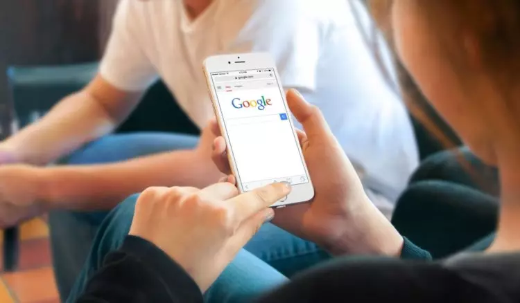 Quest'anno, Google può rilasciare il suo primo smartphone. 13585_1