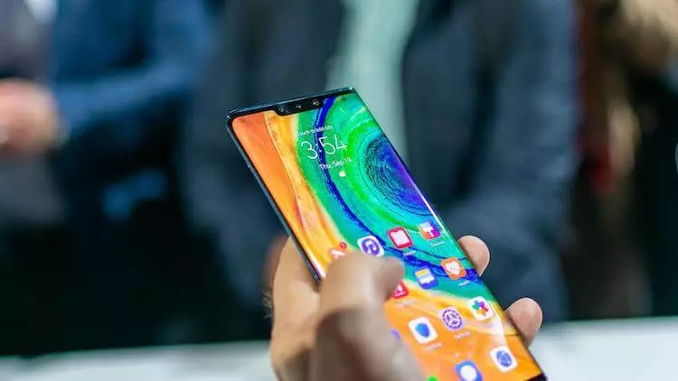 Les smartphones avec des écrans OLED deviendront bientôt beaucoup moins chers 1361_2