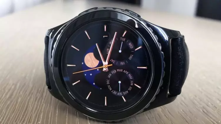 Gear S2 Classic.