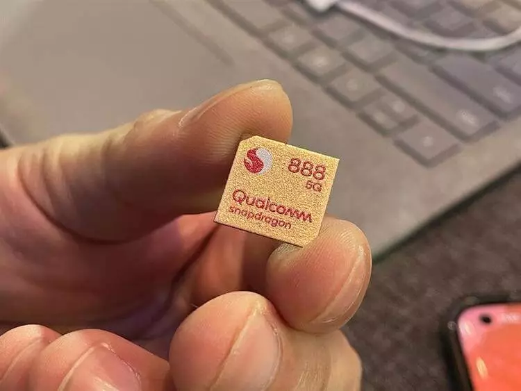 Snapdragon 888.