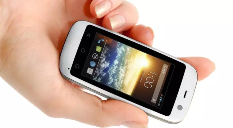 გაიცანი პატარა თანამედროვე Android სმარტფონი 14025_1