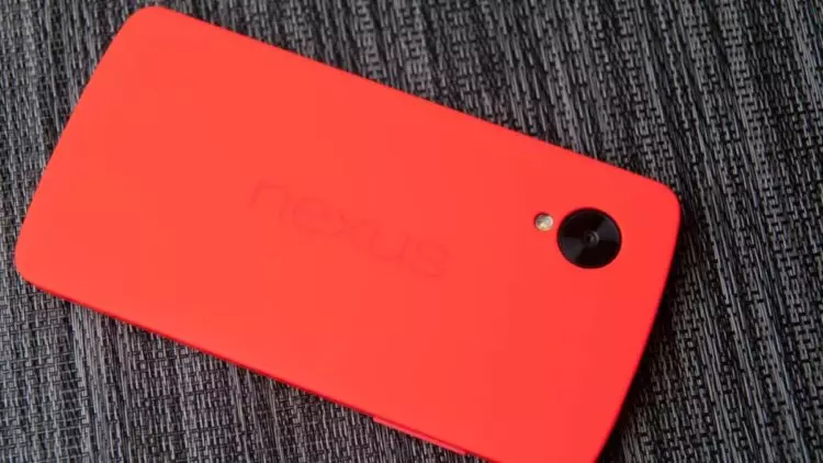 Nexus 5 červená