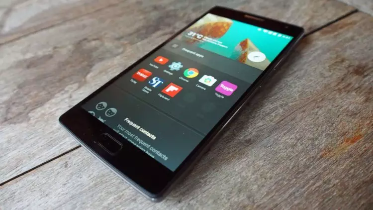 OnePlus 2.