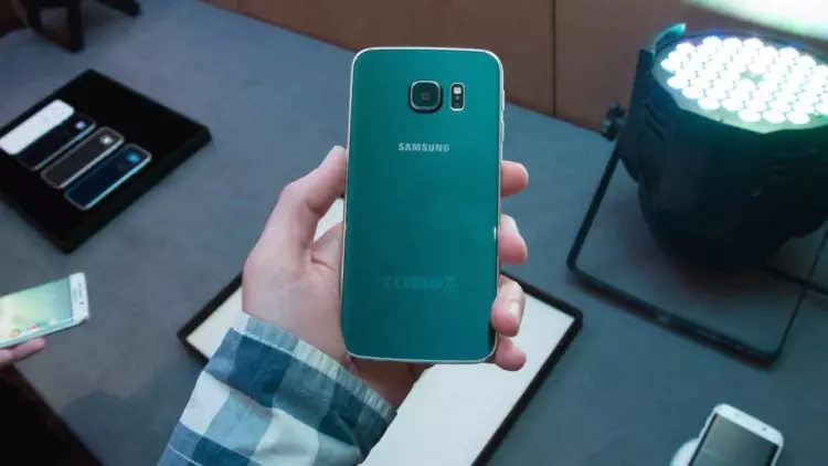 Samsung Galaxy S6 rob