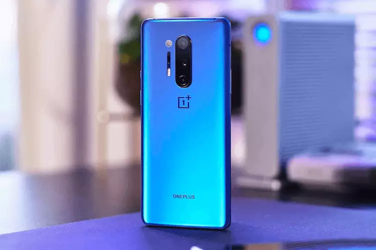 oneplus se는 내년에 발표 될 것입니다. 그것은 무엇을 할 것인가?