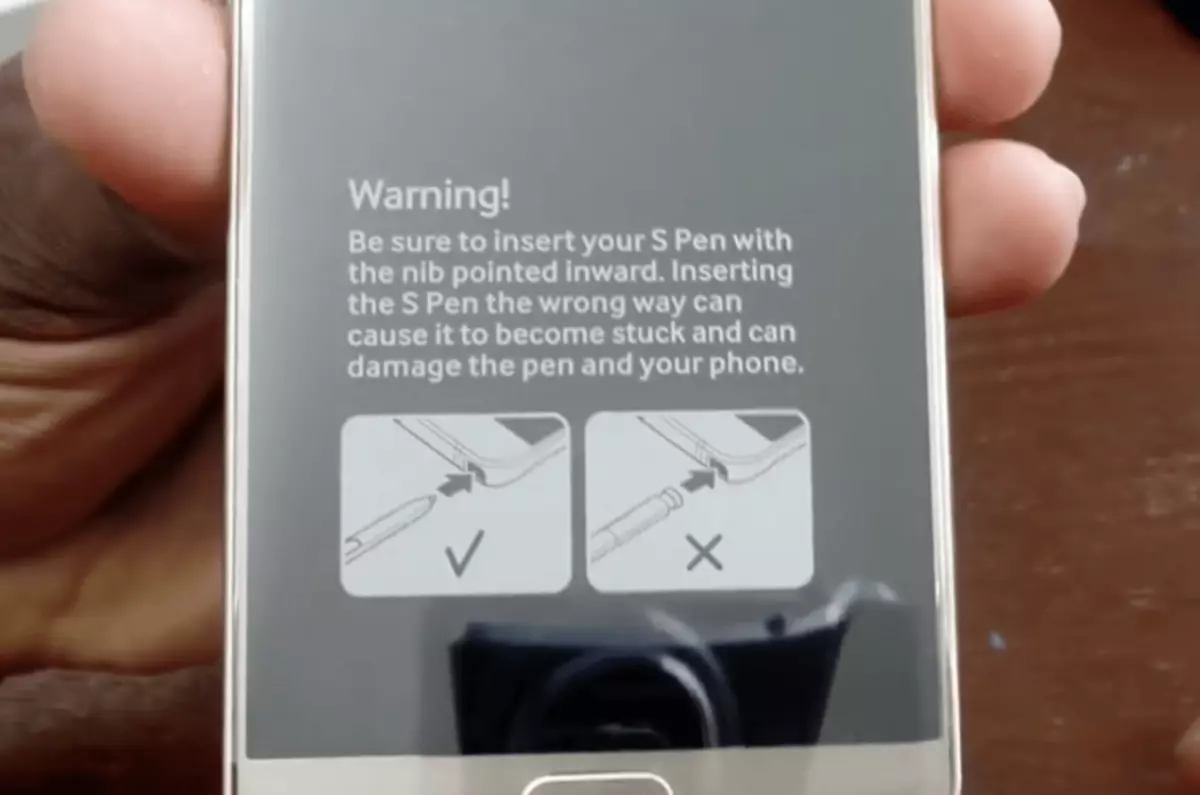 Sa Galaxy Note 5 nagpakita ang usa ka mensahe nga nagpasidaan bahin sa problema sa S Pen 15043_2