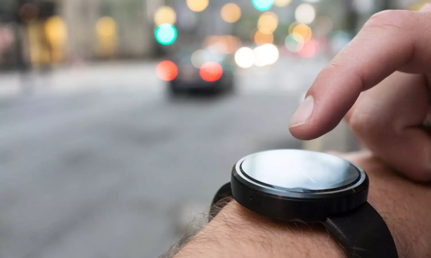 Google jagħti Moto 360 għal 100 dollaru biss, u Blububoo jipprepara arloġġi intelliġenti għal $ 50 15101_1